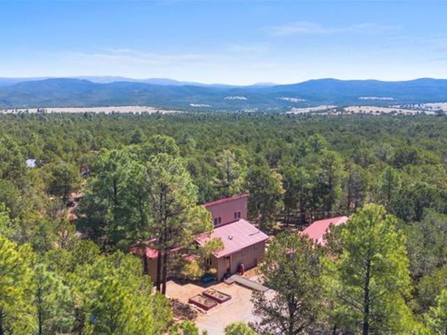 46 Blue Jay Way, Rowe, NM 87562