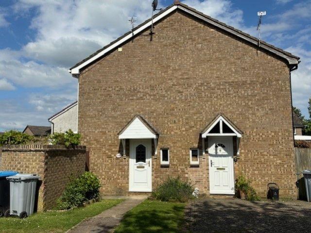 46, Bracken Close, Carterton OX18, 1 bed semi detached house to rent, £1,100 pcm | PrimeLocation