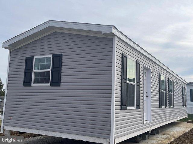 46 Center Ct, North Wales, PA 19454