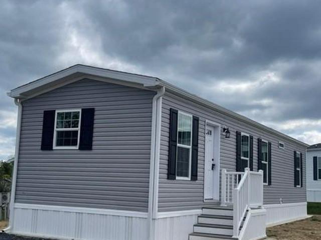 46 Center Ct, North Wales, PA 19454 | MLS #PAMC2163