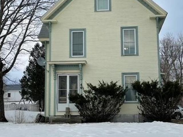 46 Cedar St, Dover Foxcroft, ME 04426
