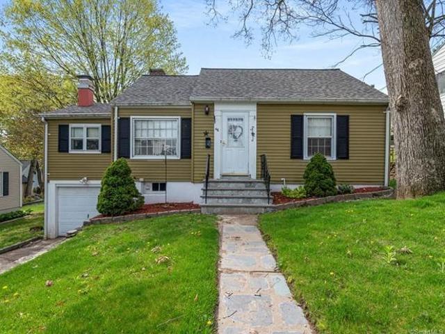 46 Corona Dr, Waterbury, CT 06708