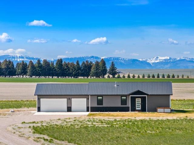 46 Country Squires Ln, Fairfield, MT 59436