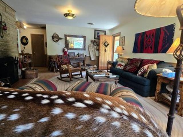 46 Clint Rd, Taos, NM 87571