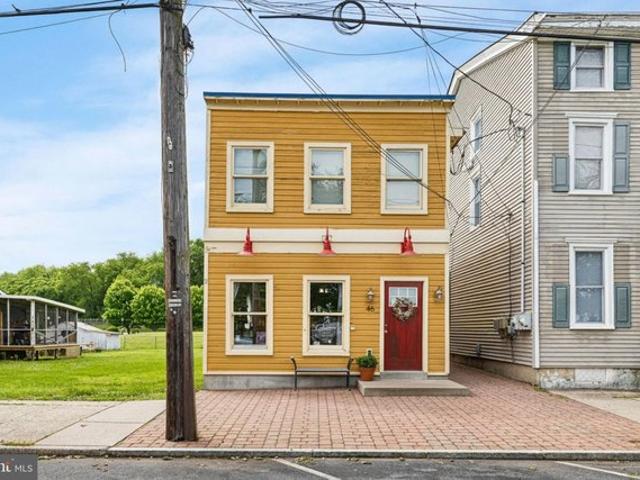 46 Clinton St, Delaware City, DE 19706