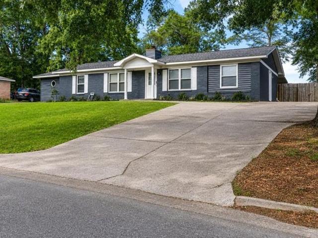 46 Dogwood St, Midland City, AL 36350