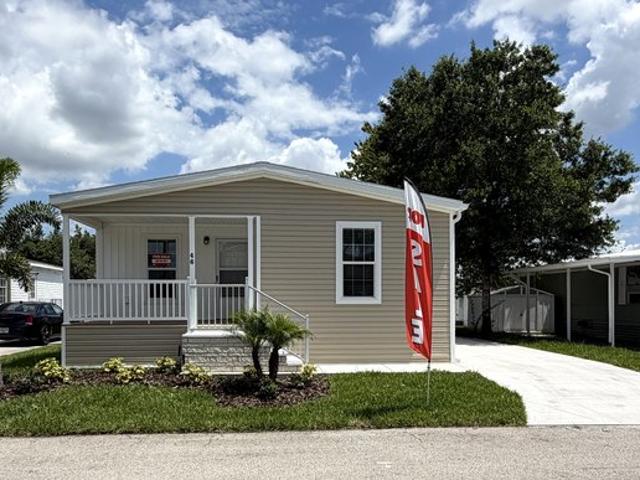46 Downing St, Sanford, FL 32773