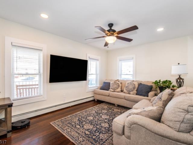 46 E Main St