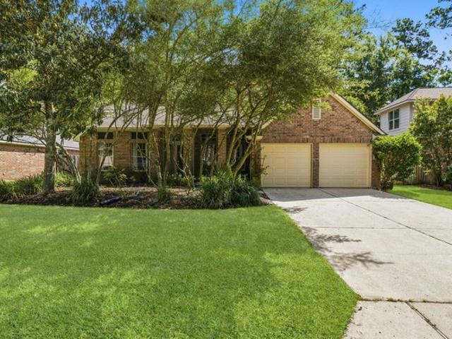 46 E Hobbit Glen Dr, The Woodlands, TX 77384