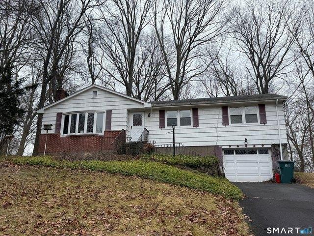 46 Forest Ct N, Hamden, CT 06518