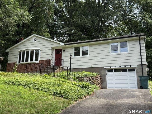 46 Forest Ct N, Hamden, CT 06518