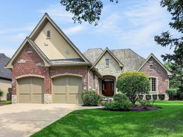 46 Forest Gate Cir, Oak Brook, IL 60523