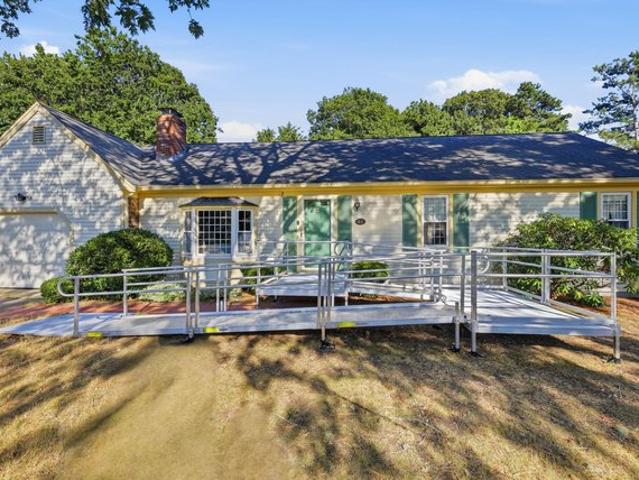 46 Four Seasons Dr, South Yarmouth, MA 02664