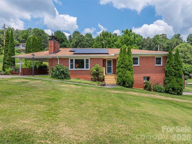 46 Flint St, Waynesville, NC 28786