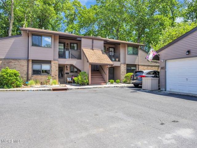 46 Friendship Ct, Red Bank, NJ 07701