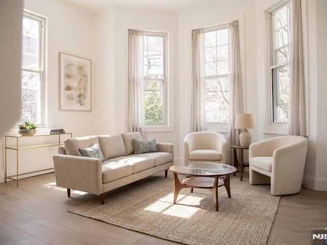 46 Garden Place Unit# 2, Edgewater, US, NJ