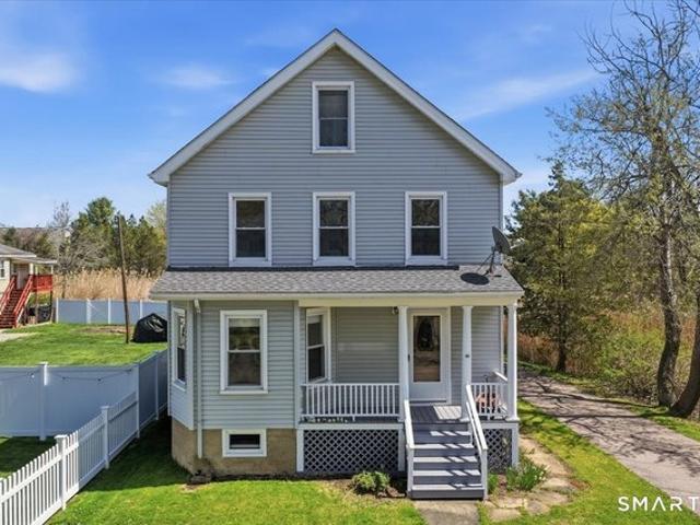 46 Hatch St, Stonington, CT 06355