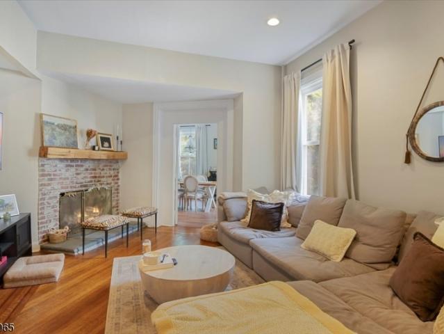 46 Hazelwood Rd # 1