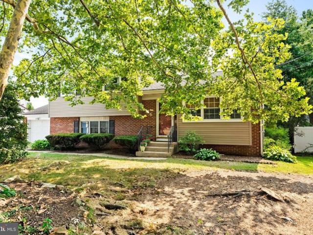 46 Hempstead Rd, Hamilton, NJ 08610