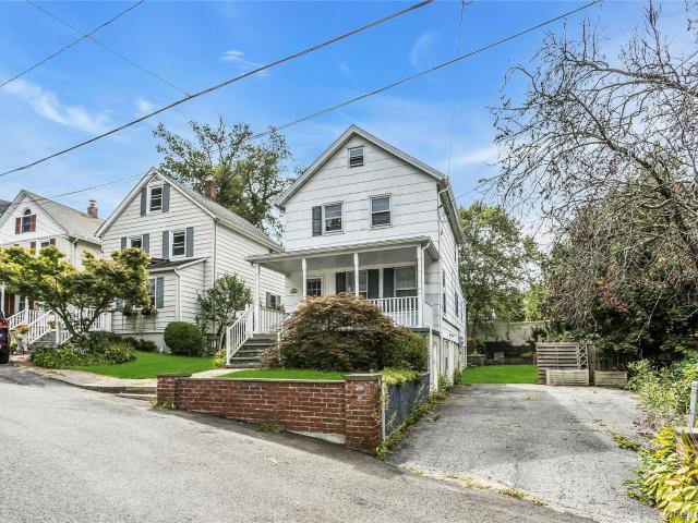 46 Irving Pl, Oyster Bay, NY 11771 | MLS #980900 | Compass