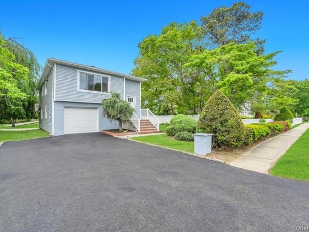 46 Jamaica Ave, Wyandanch, NY 11798
