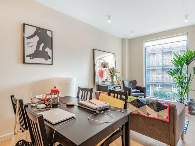 Kennington Park Road, London SE11, 1 bed flat to rent, £2,100 pcm | PrimeLocation
