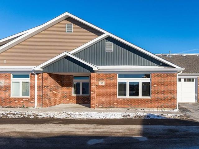 46 Kloe Ln Unit 46, Sycamore, IL 60178