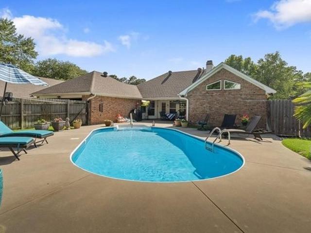 46 Lanshire Dr, Texarkana, TX 75503