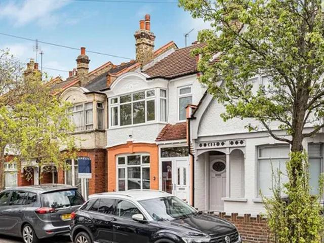 46 Lyndhurst Road, London, E4 9JU, United Kingdom | 3 bed house for rent #121130467 | Rentberry