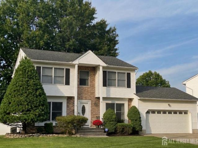 46 Lynn Ct, North Brunswick, NJ 08902