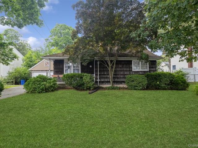 46 McGaw Ave, Lake Grove, NY 11755