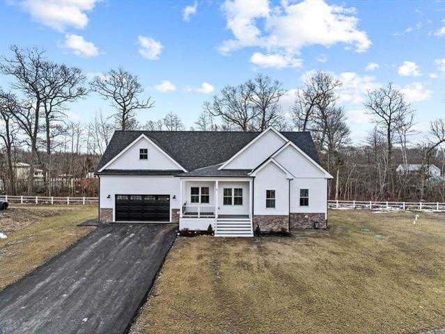 46 Magnolia Dr, Swansea, MA 02777