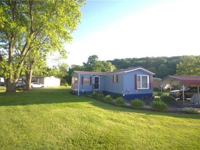 46 Maple Ct, Beaver Falls, PA 15010