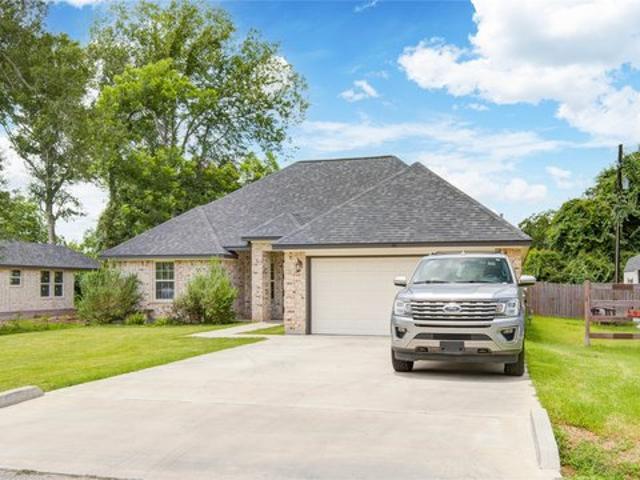 46 Nelson Ct, Jones Creek, TX 77541