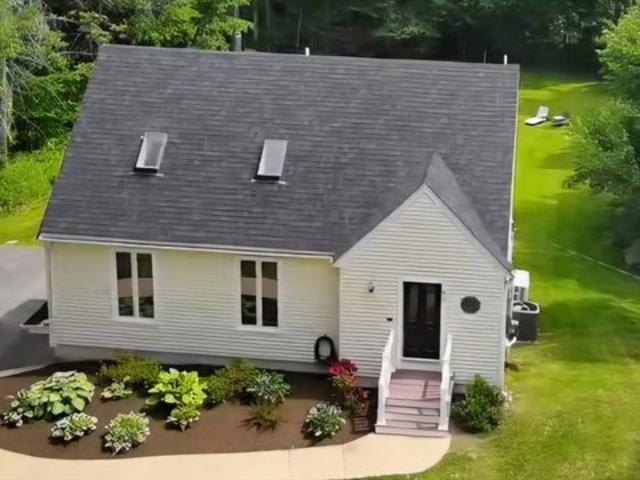 46 Old Powder House Rd, Lakeville, MA 02347