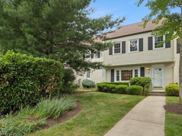 46 Pembroke Dr, Mendham, NJ 07945