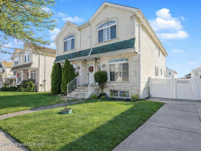 46 Pitney Avenue | Compass