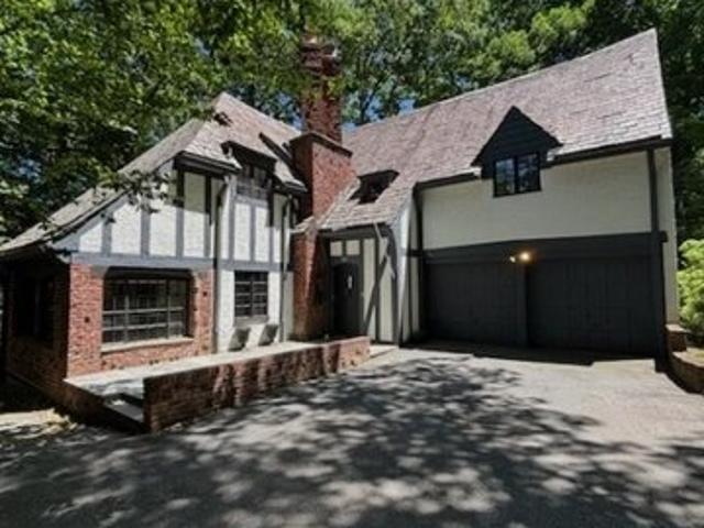 46 Stocker Rd, Verona, NJ 07044