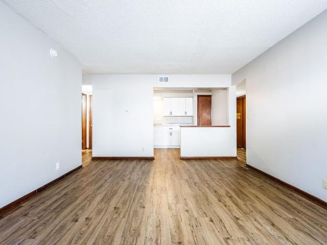 46th Street Apartments Studio Apartment for Rent at 640 North 46th Street, Omaha, NE 68132 Dundee