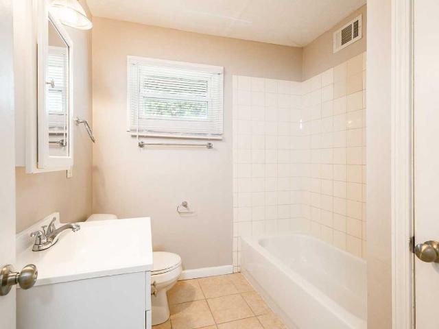 46th Street Apartments 2 Bedroom Apartment for Rent at 640 N 46th St, Omaha, NE 68132 Dundee