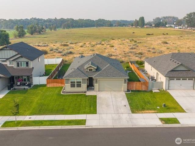 4704 E Thrush St, Moses Lake, WA 98837