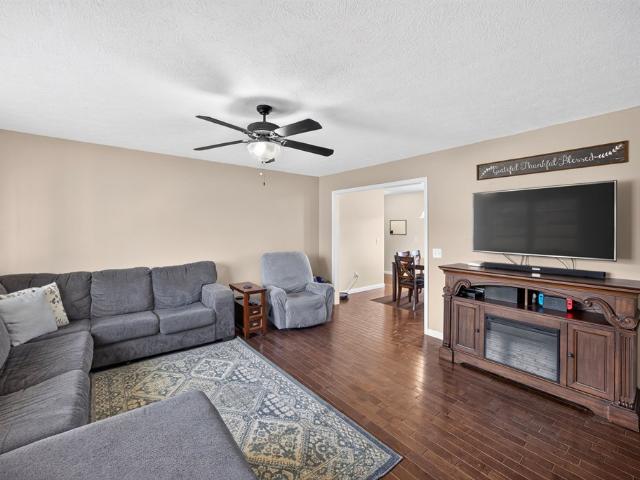 4704 Ellen Circle