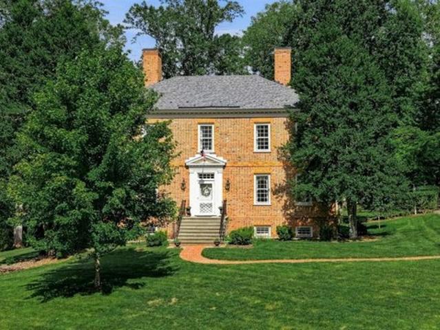 4704 John Scott Dr, Lynchburg, VA 24503