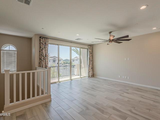 4704 S Glacier