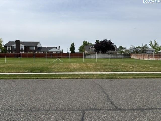 4704 Sahara Dr, Pasco, WA 99301