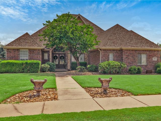 4704 W Mossy Oak Trail