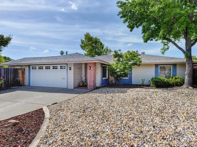 4705 Moorpark, Sacramento, CA 95842