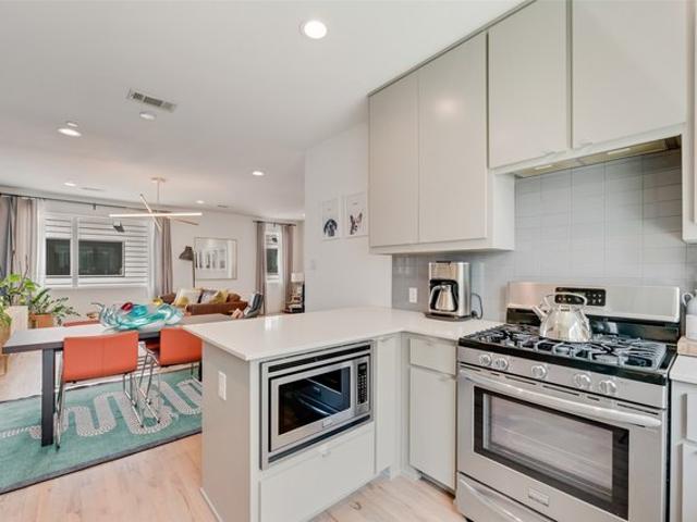 4705 Bryan St Apt 302, Dallas, TX 75204