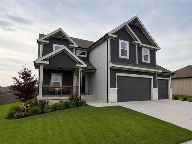 4705 SW 3rd St, Blue Springs, MO 64014