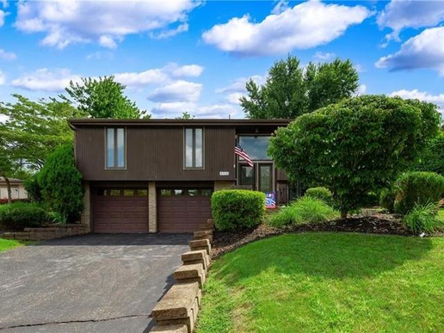4705 Woodlake Dr, Allison Park, PA 15101